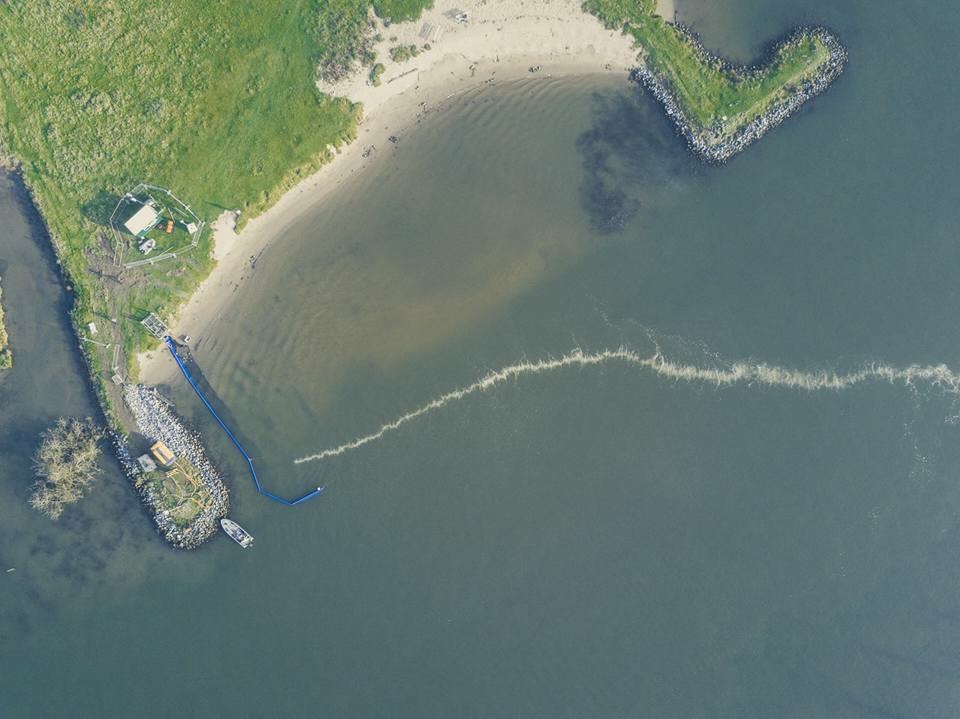 A bubble barrier against plastic in rivers | Initiatives pour l'Avenir ...